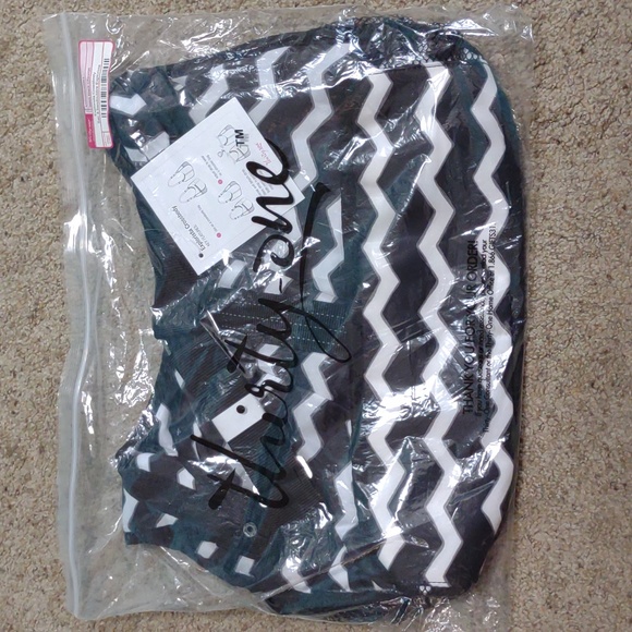 thirty-one | Bags | Thirtyone Black Chevron Explorista Crossbody Purse ...